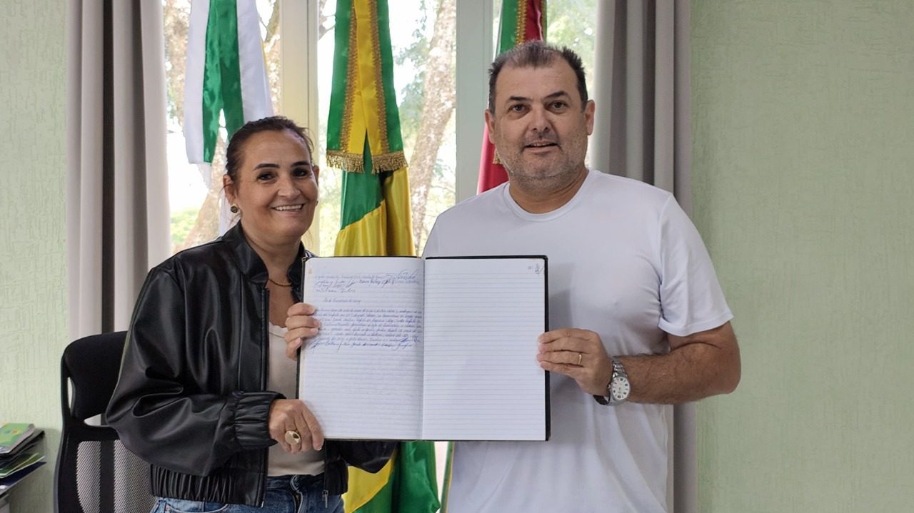Janete Martins assume Prefeitura de Planalto durante agenda do prefeito ...